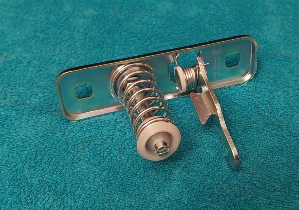 Trinco Capot Volkswagen Golf Jetta Mk2 - Superior - RCC - Peças e ...