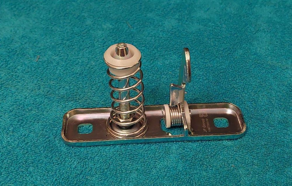 Trinco Capot Volkswagen Golf Jetta Mk2 - Superior - RCC - Peças e ...